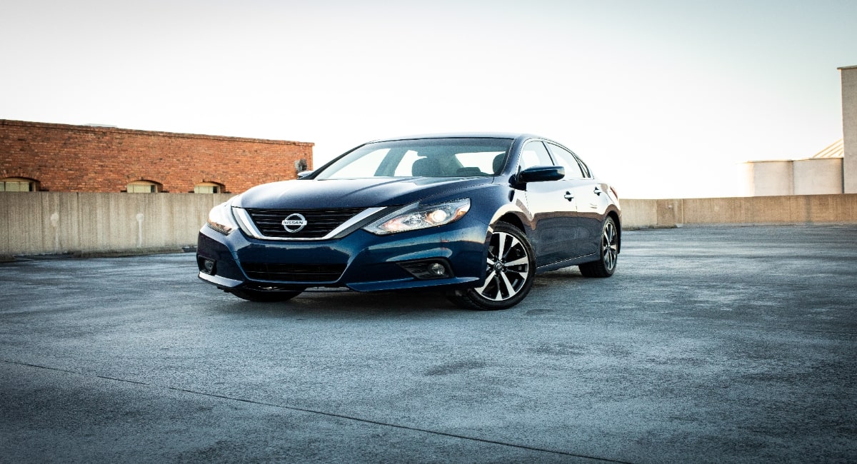 Huntlocal.net | Nissan Altima: Pros and Cons at a Glance